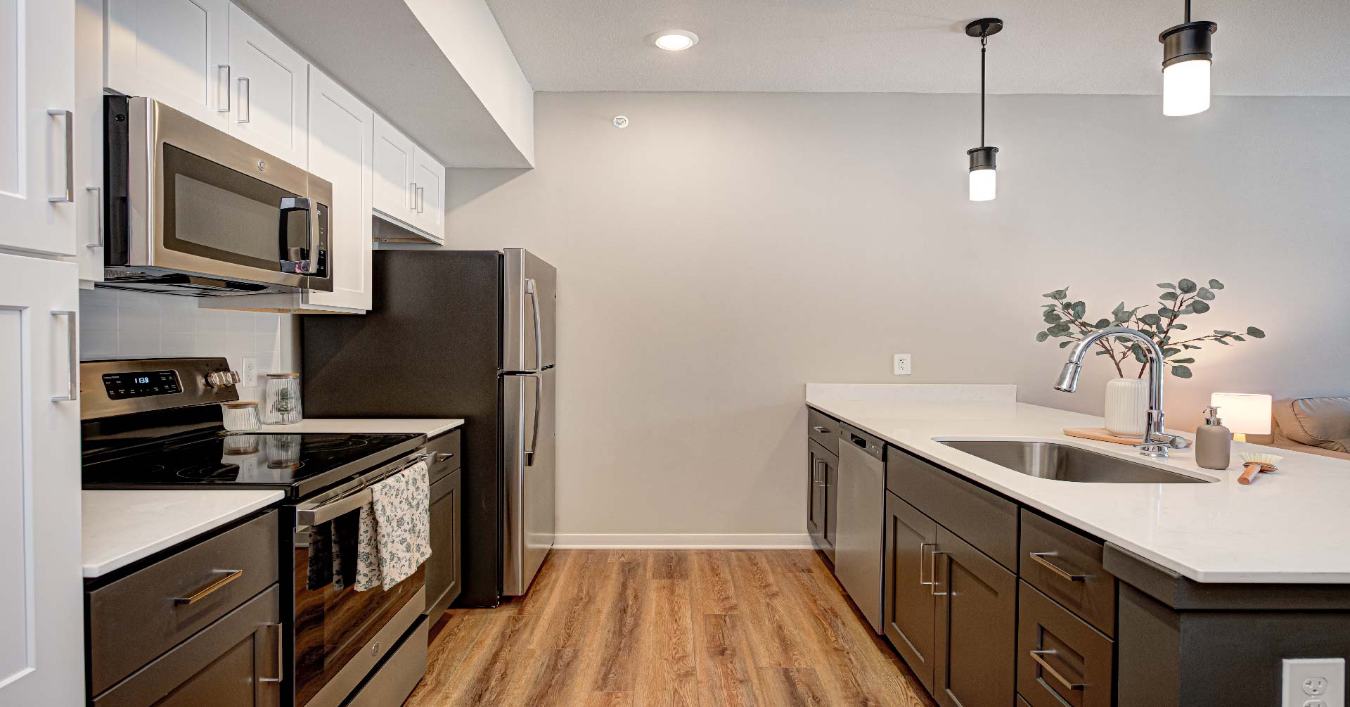 Apartment Photo Gallery | The Edge Apartments